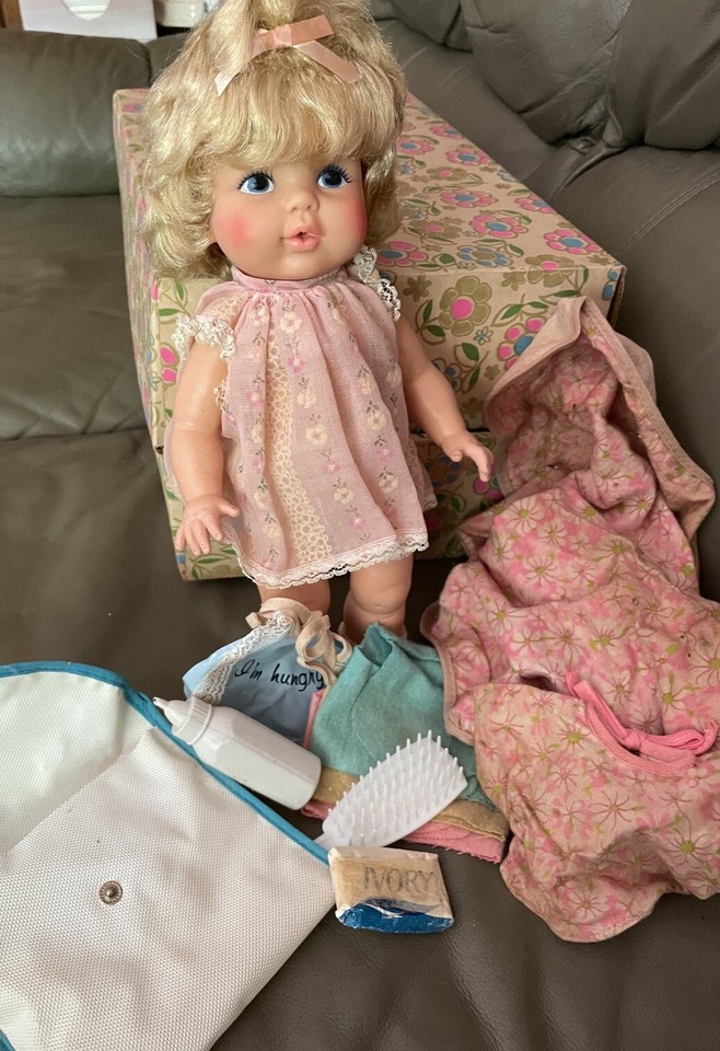 Vintage 1971 EEGEE EG Dublon Softina Blonde. Drink and Wet Doll ...