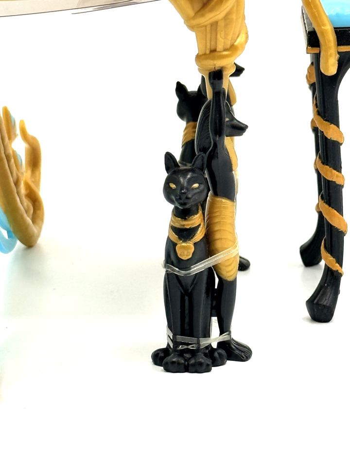 Mattel Monster High Cleo de Nile Gold Anubis Vanity Table w Mirror ...