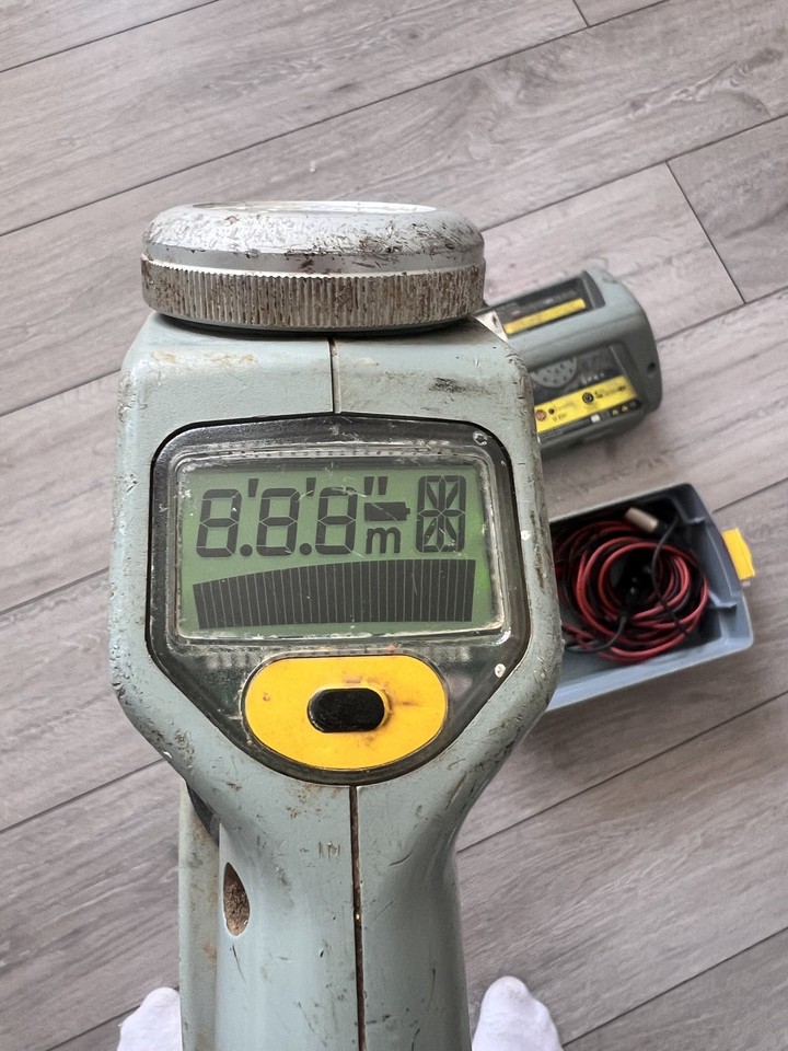 CAT 4+ scanner & GENNY radio detection signal generator and scanner ...