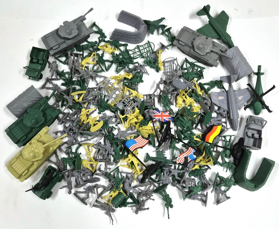 Vintage Plastic Army Men & Vehicles Lot – 1:32 Scale Soldiers and Tanks ...