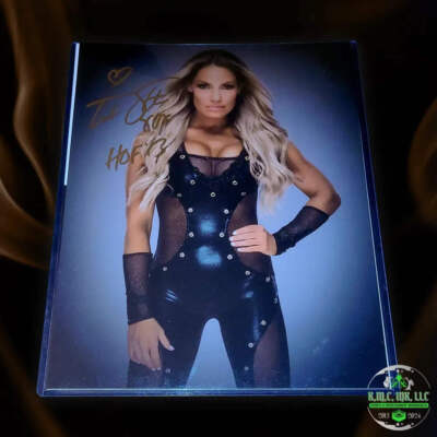 *WWE TRISH STRATUS HOF SIGNED AUTOGRAPHED 11X14 GOLD METALLIC PHOTO2* # ...