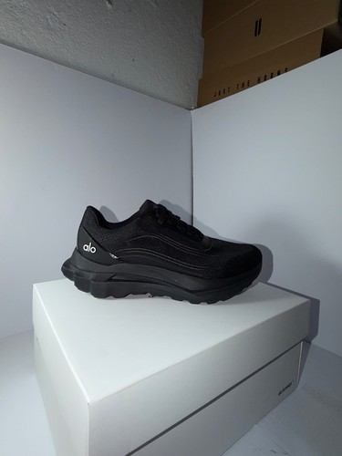 Brand New Women’s Alo Runner Shoes Size 8 Triple Black Comfy Athletic ...