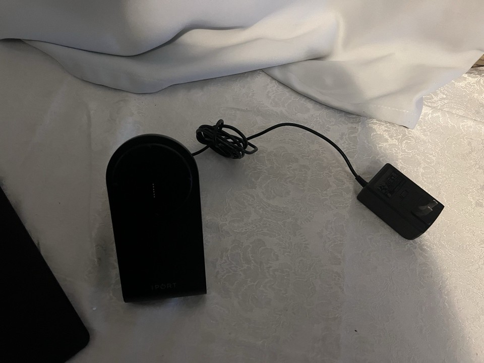 72352 Connect PRO BaseStation Black and IPORT Connect Pro Case 10.2 72203 | eBay