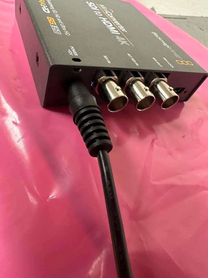 Blackmagic Design SDI to HDMI 4K Mini Converter w/ Power Supply ...