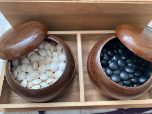 Authentic Clam Shell Go Stones And Nachi Black Stones, With Wooden Box ...
