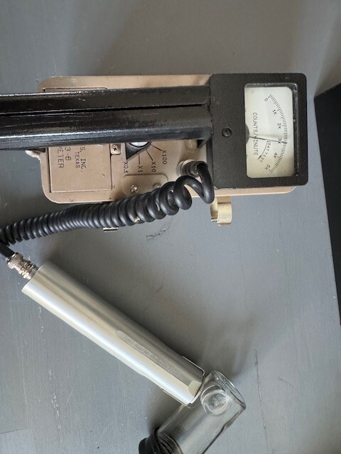 Ludlum model 3 - 6 radiation survey meter with radiac detector DT-101 ...