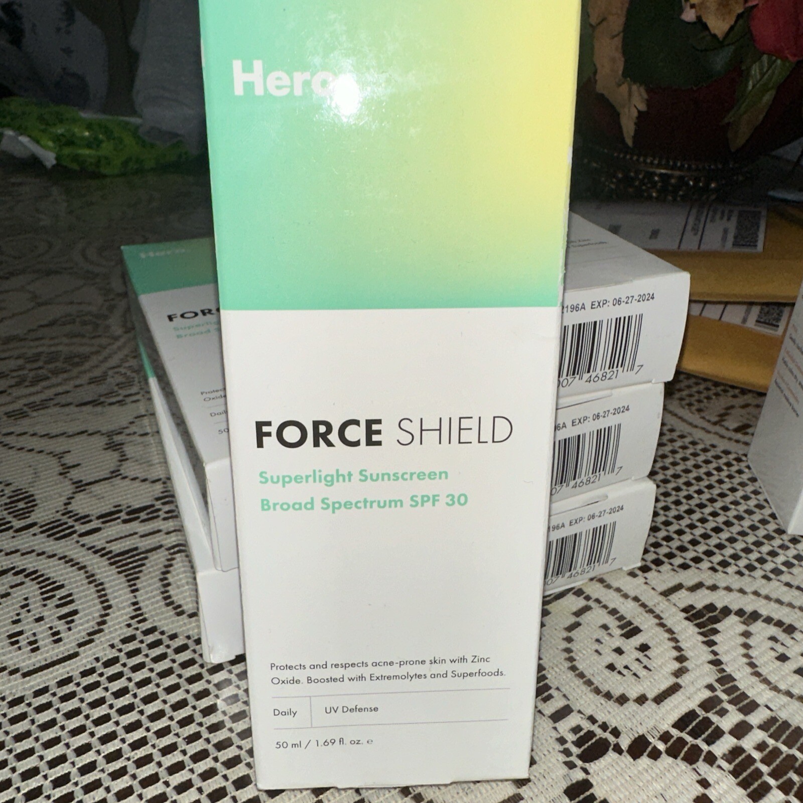Hero force shield superlight sunscreen spf 30 acne prone skin 1.69oz ...