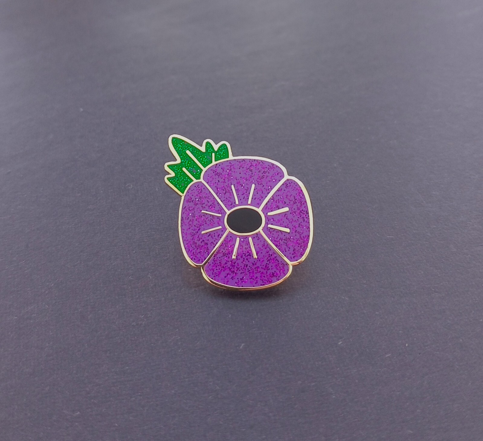 PURPLE OR WHITE POPPY REMEMBRANCE BUTTERFLY PIN BADGE | eBay