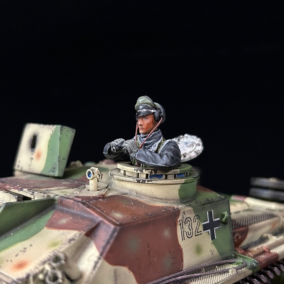 WAR PARK MINIATURES 1:30 WW2 GERMAN KH108 GERMAN TANK COMMANDER WINTER ...