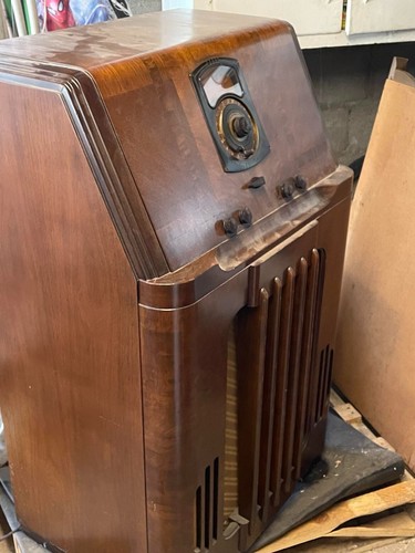 1938 Philco model 38-116 -No scratch cabinet. Refurbished working SW ...