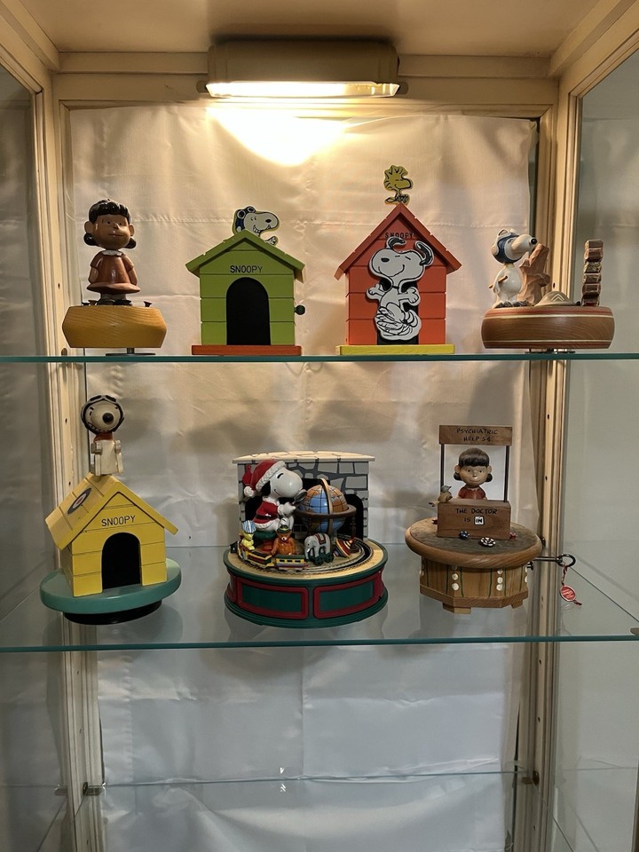 Lot Of 42 Peanuts Music Boxes Snoopy 70s 80s Charlie Brown | eBay