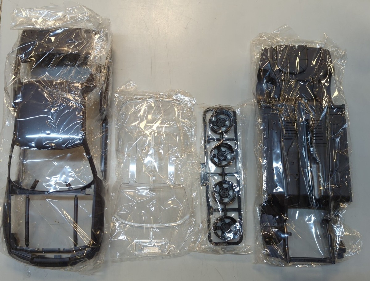Fujimi model 1/12 R32 Skyline GT-R AXES bolt-on kit series Fujimi model 1/12 R32 Skyline GT-R AXES bolt-on kit series