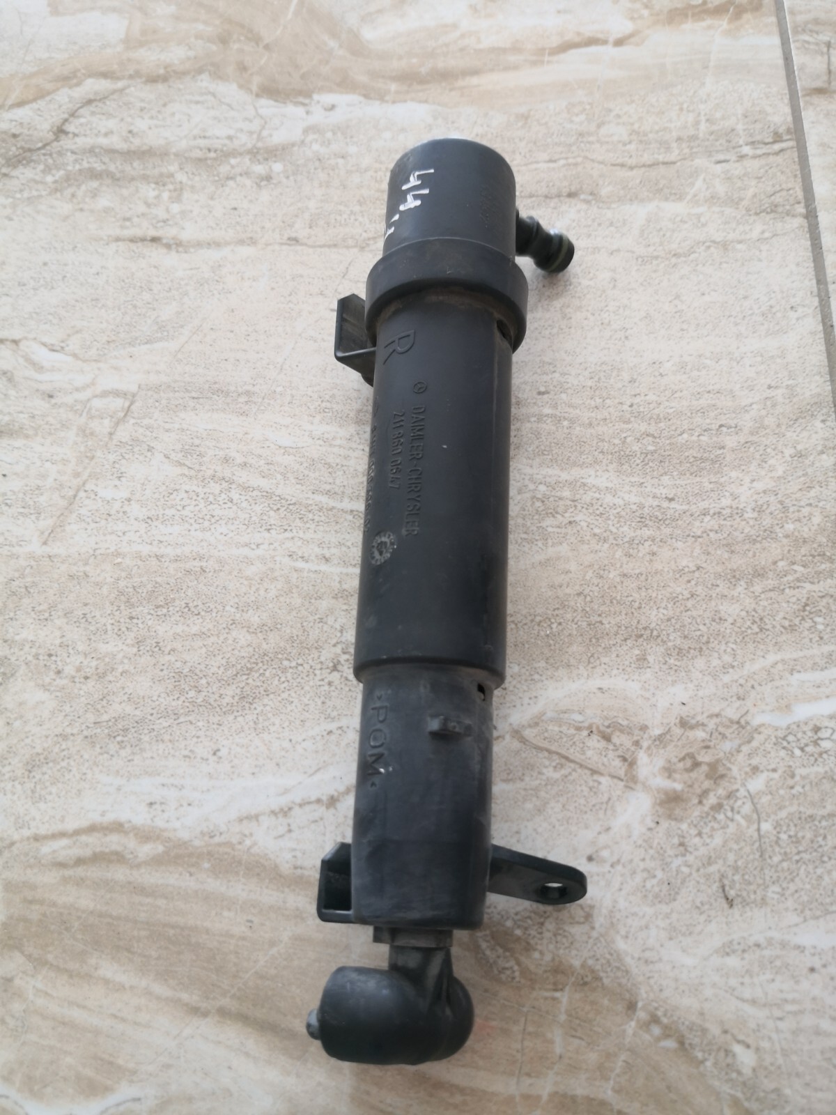 Mercedes-Benz E211 2004/HEADLIGHT WASHER JET NOZZLE RIGHT/2118600647 | eBay