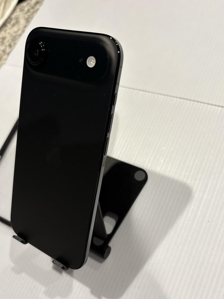 iPhone 17 Air | 256GB |Unlocked| Excellent Condition | 100% BH | 1 ...