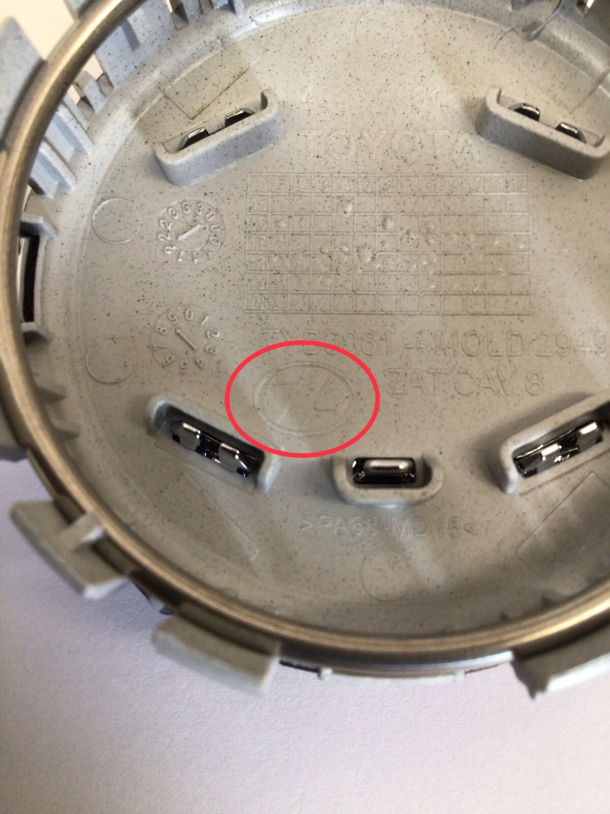 18-20 Toyota RAV4 18-20 Sienna Black Chrome Wheel Center Cap new OEM ...