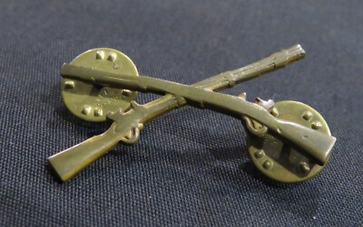 Vintage WWII US Infantry Crossed Rifle's Pin/Badge, Goldtone, Double ...