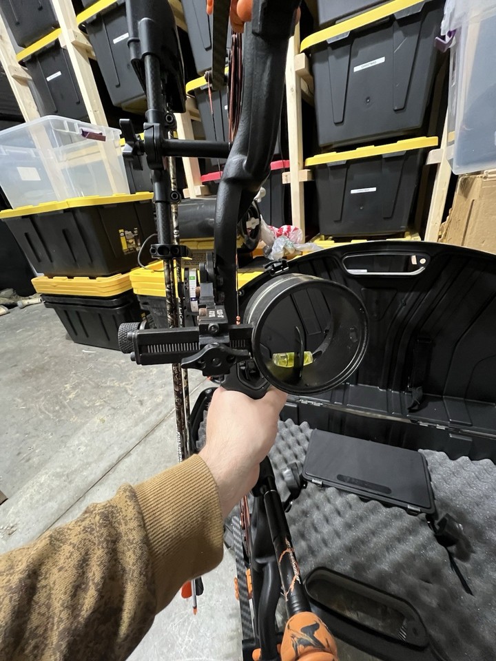 Hoyt Carbon Spyder 30 Bow 55 to 65 lb draw 28.5 in draw length. | eBay