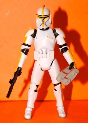 STAR WARS LEGACY CLONE COMMANDER PONDS LOOSE COMPLETE TOYS R US ...