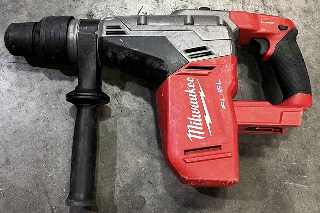 Milwaukee 2717-20 M18 FUEL 1-9/16" SDS Max Rotary Hammer USED AUCTION ...