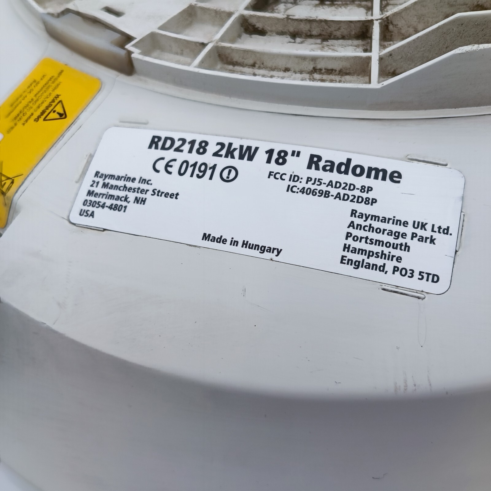 Raymarine RD218 2kW 18" Radome Radar Scanner Dome E52065 C70 C80 C120 ...