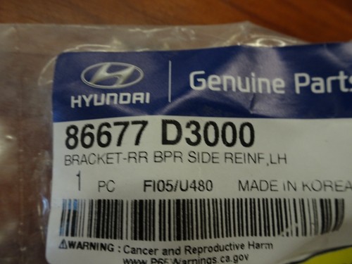 NEW OEM 2016-18 HYUNDAI Tucson Rear Bumper-Side Retainer Bracket Left ...