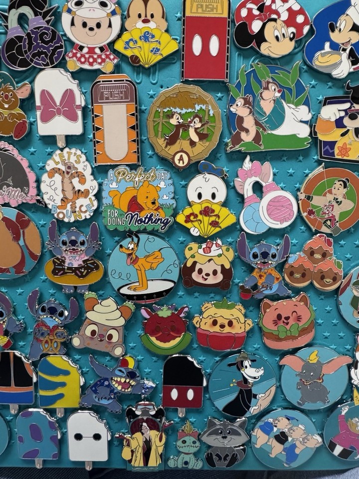 Pinfolio w/ Disney Assorted Pins 67 Diamond Backs Authentic Stitch ...
