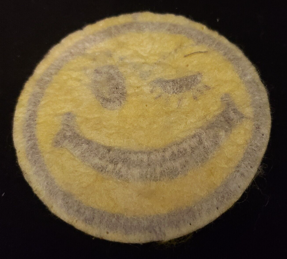 Vintage Smiling Wink Face Sew On Patch - Yellow / Brown 3" | eBay