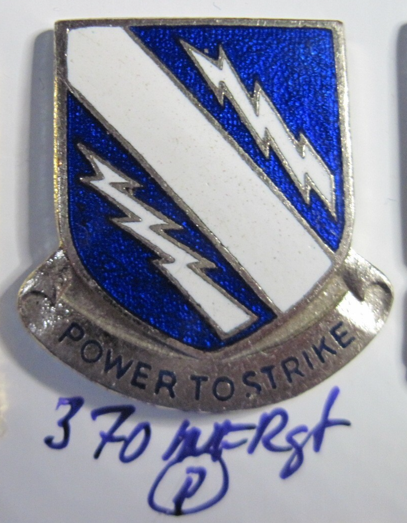 Army crest DI DUI CB Clutchback 370th ARMORED INFANTRY BATTALION AIB ...