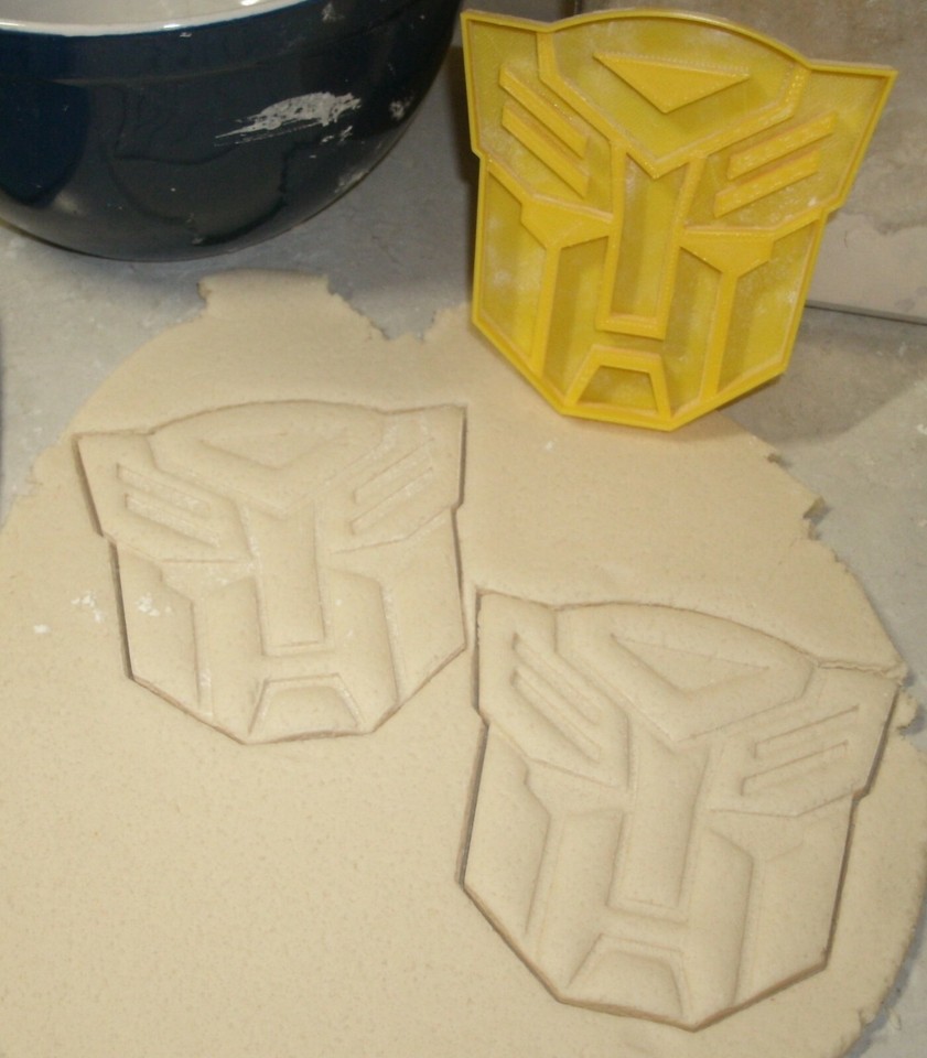 TRANSFORMERS AUTOBOT DECEPTICON BUMBLEBEE CHARACTER SET 3 COOKIE CUTTER ...