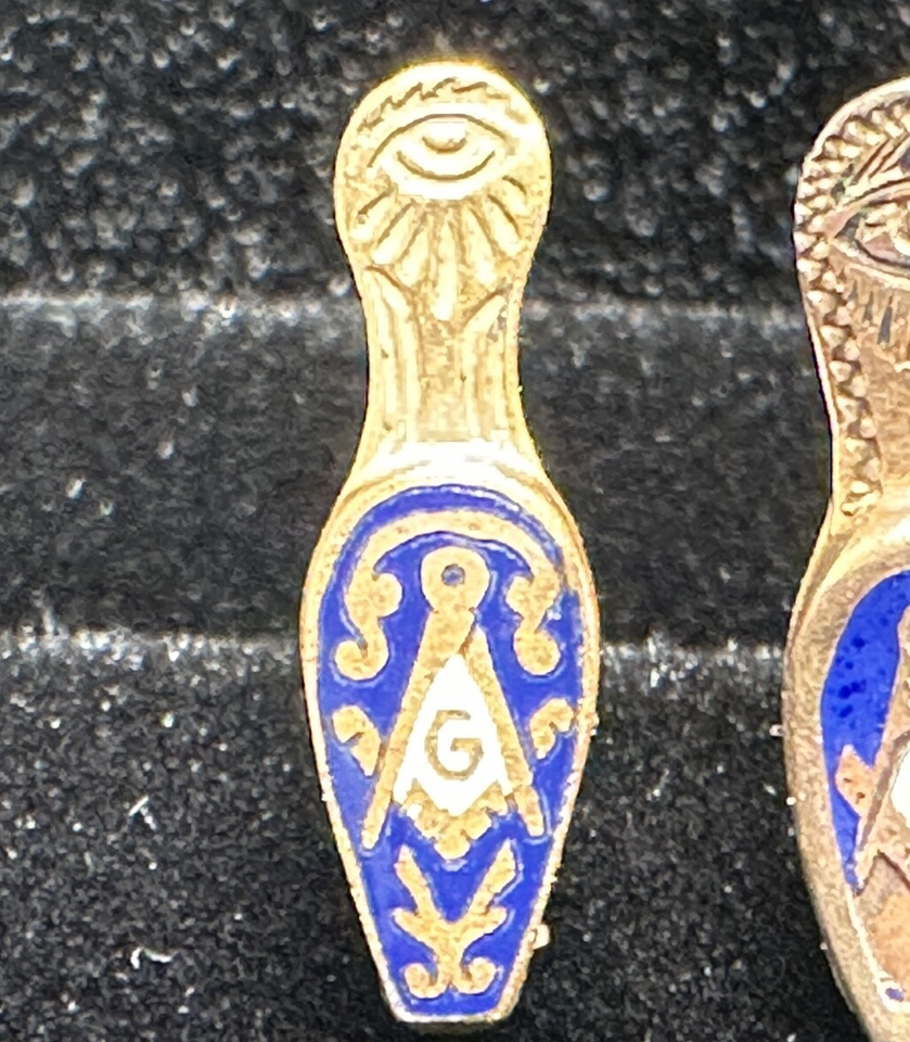 FOUR DIFFERENT WIDOW SLIPPER SHOE MASONIC PINS + BONUS H322 | eBay