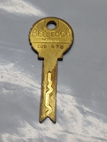 Bell Lock Key Antique Slot Machine Jukebox Penny Arcade # D2B674 D2B ...