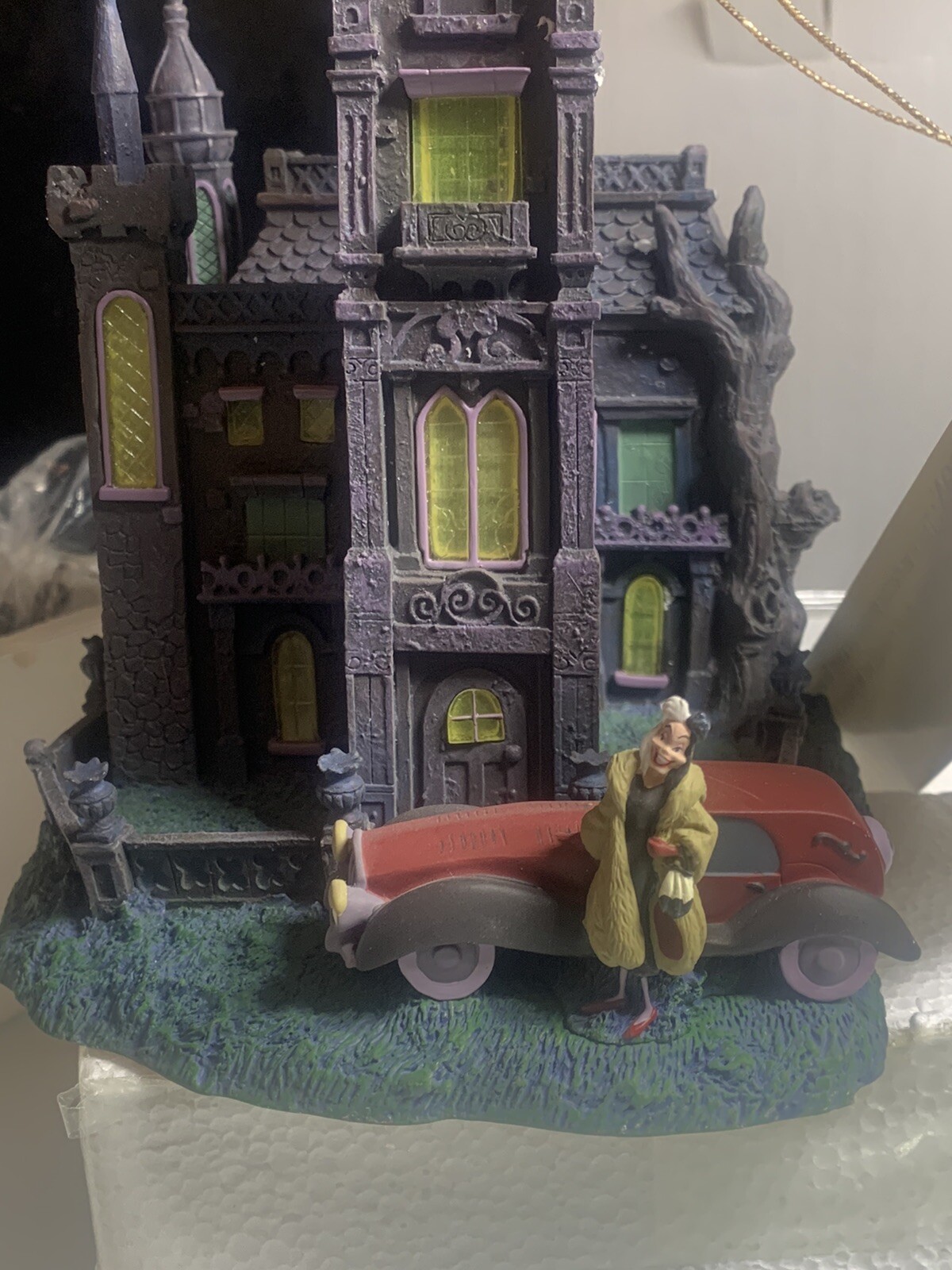 Disney cruella de vil hell hall ligth-up house New | eBay
