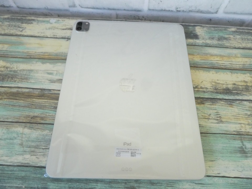 Apple iPad Pro A2377 (11-inch) (3rd Gen) | 256GB | Wi-Fi | Silver ...