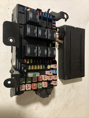 02 Ford f250 f350 SD Excursion Fuse Junction Box Block Relay PM2C7T ...