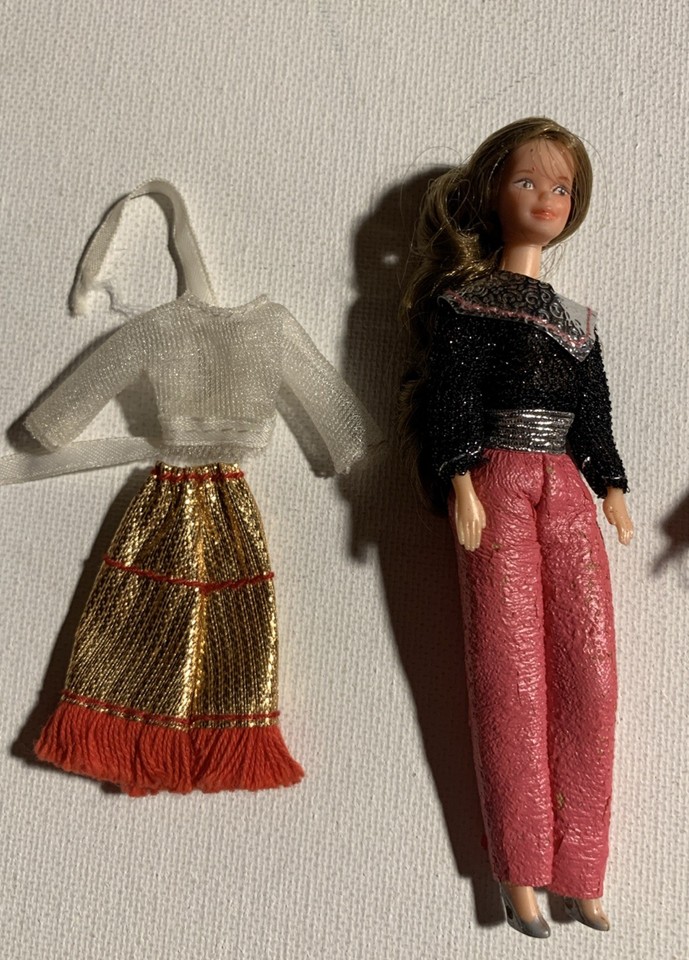 Lot Of 2 Vintage 1981 MATTEL DAZZLE GLIMMER DOLLS with Xtra Outfits ...