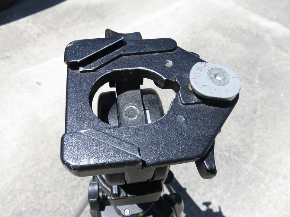 Bogen Manfrotto 3046 Camera Tripod 3063 Fluid Head Professional Video ...