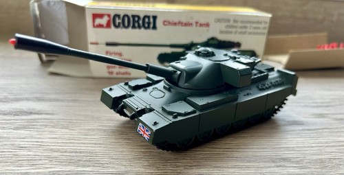 CORGI 903 CHIEFTAIN TANK WITH BOX & SHELLS EXCELLENT CONDITION. Corgi ...