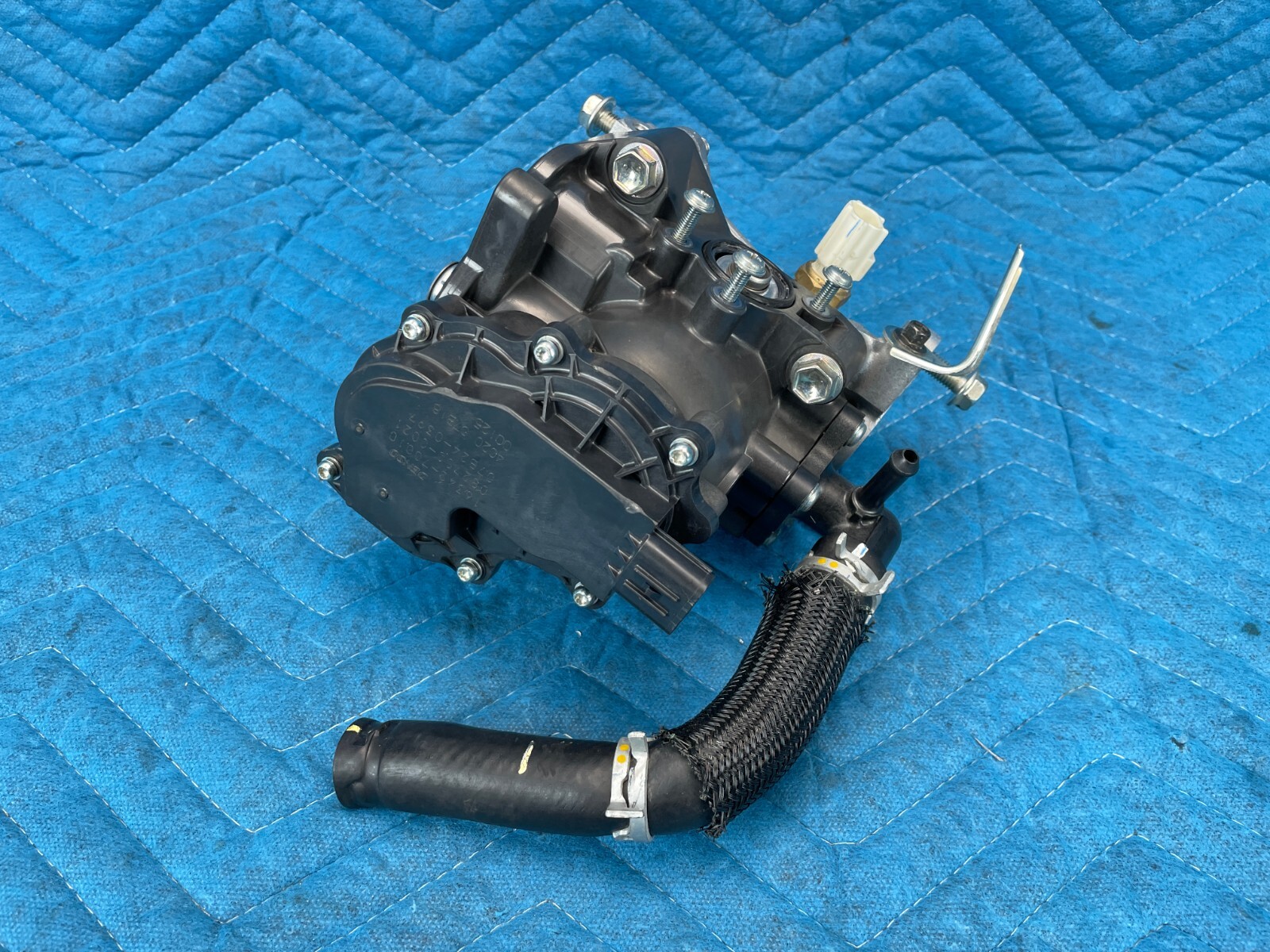 Lexus LS500 Engine Coolant Water Control Valve w/ By-Pass Joint 2018-03 ...