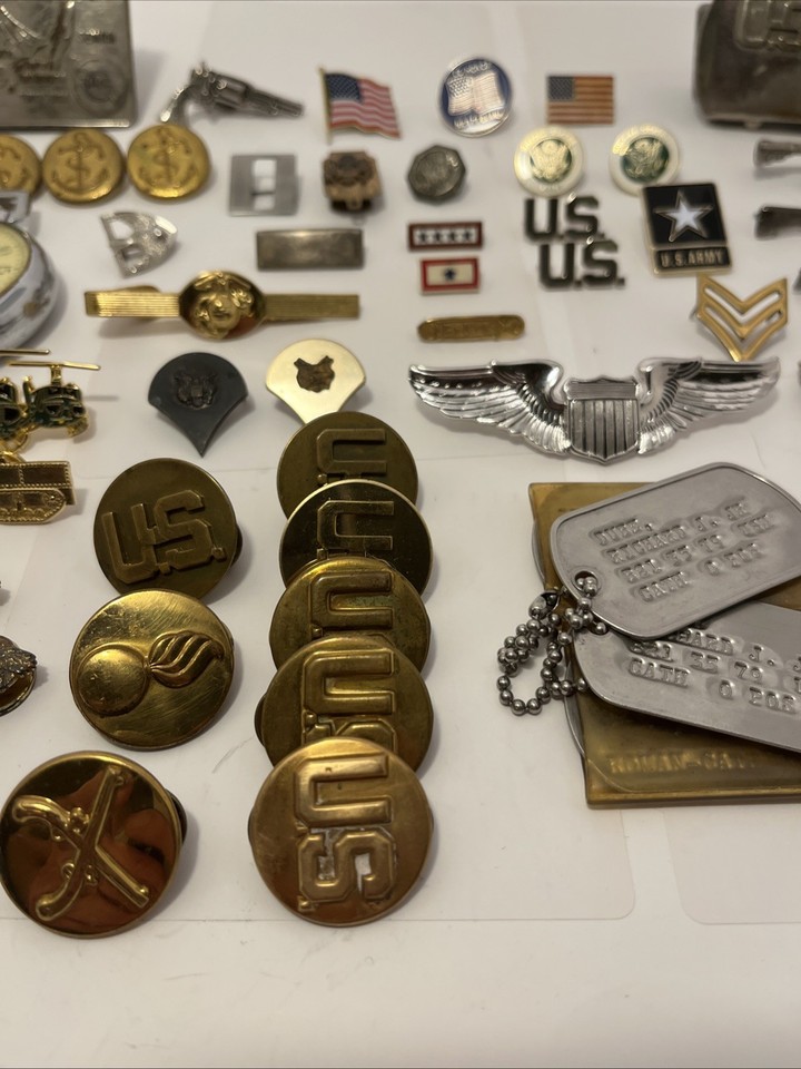 WW1 WW2 Vietnam Armed Forces Pins, Buttons, Buckles, Elgin Timer Bonus ...