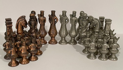VINTAGE ART DECO CAST METAL CHESS SET SILVER BRONZE FIGURAL 32 PIECES ...