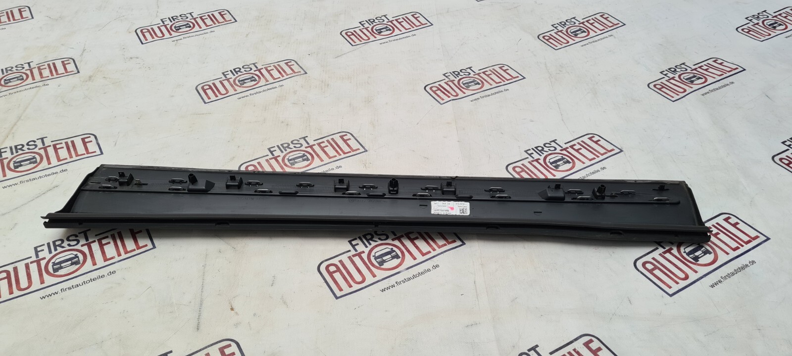 Original Mercedes H247 GLA Türleiste vorne links A2477279200 ...