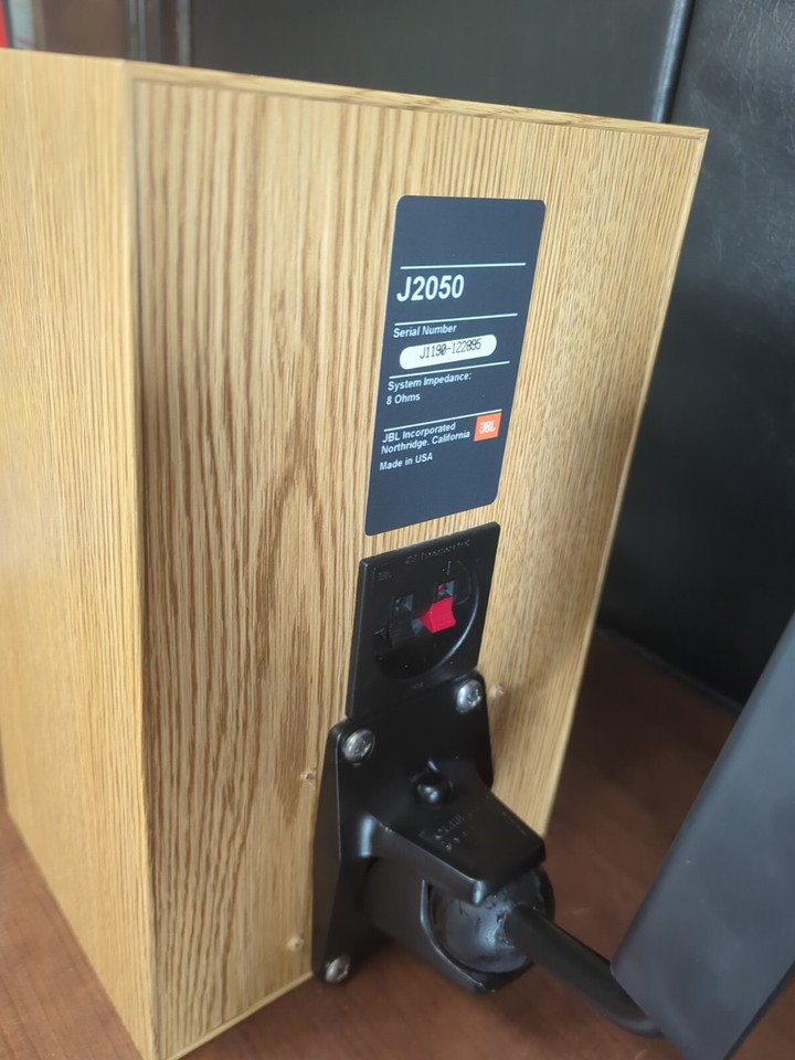 JBL J2050 Bookshelf Speakers (Pair) 2 Wood Grain w/ Omni-Mounts ...