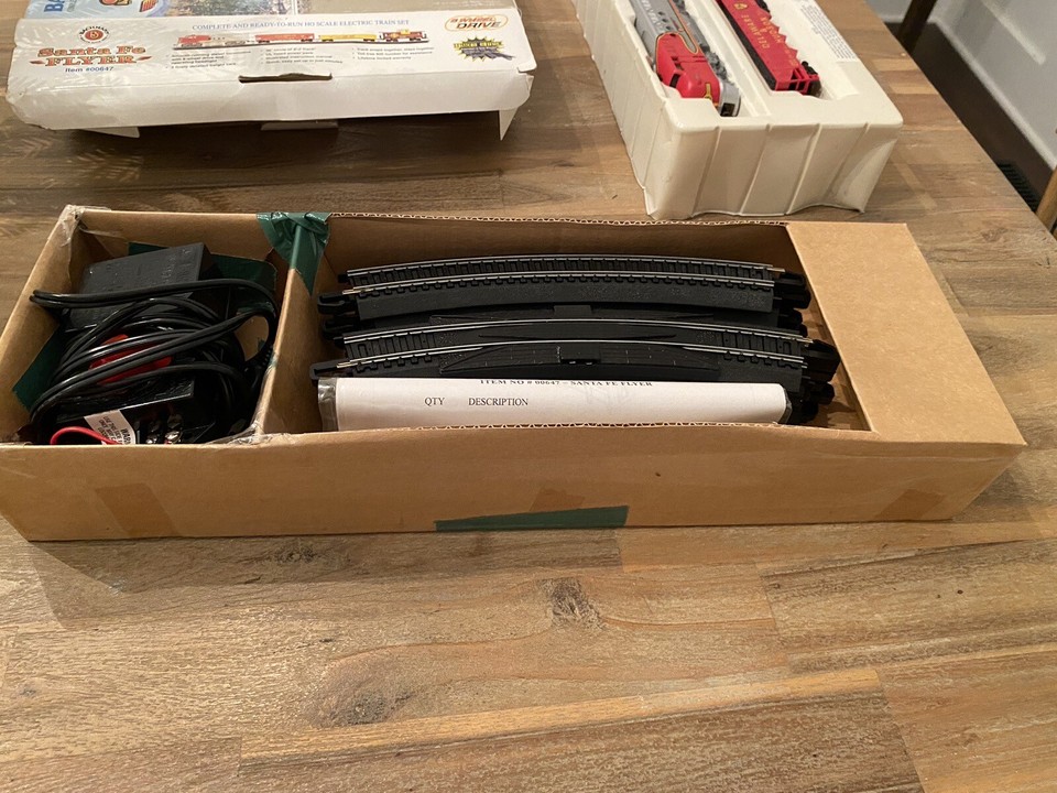 Bachmann HO Scale Santa Fe Flyer Train Set W/ Track Controller # 00647 ...