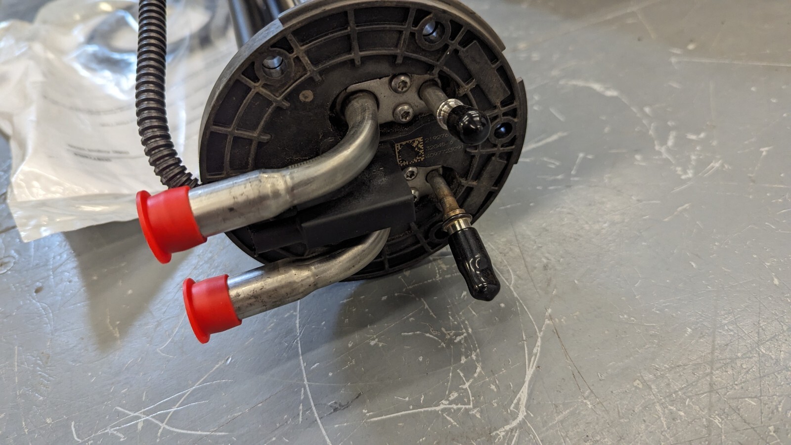 5012172R91 International OEM Reman DEF Tank QLS Sensor SSI 9.5-GAL ...