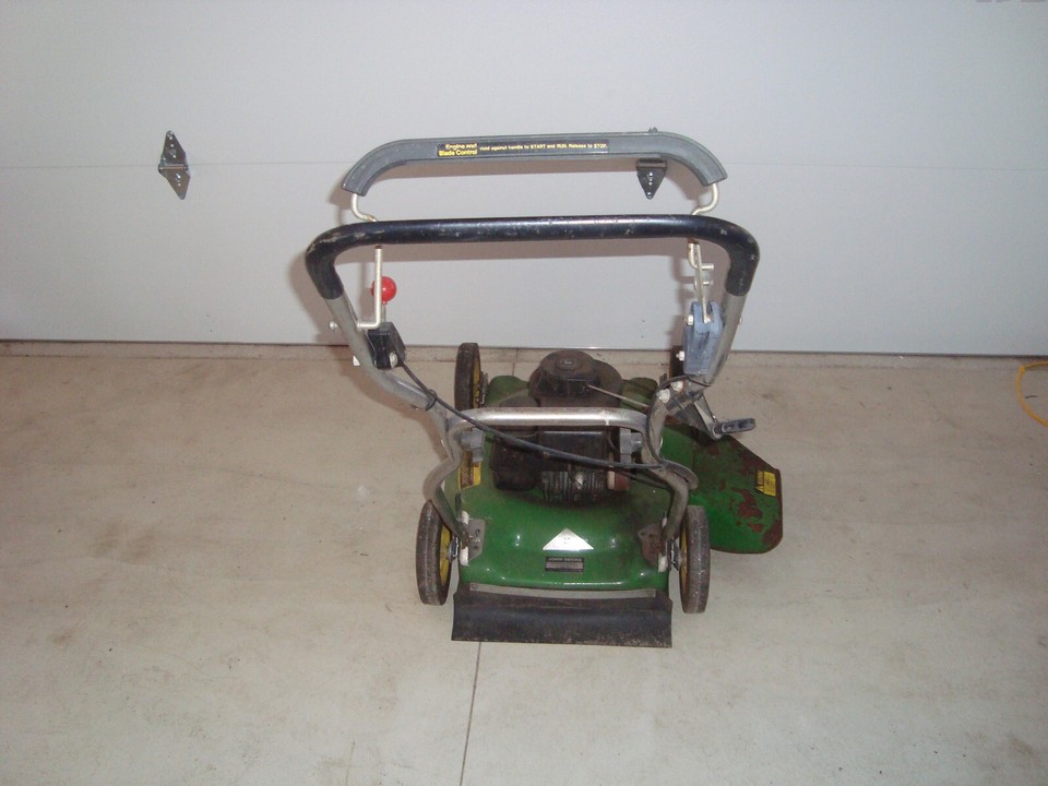 Antique John Deere Push Mower Vintage Briggs and Stratton Engine ...