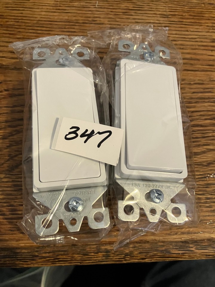 2 NEW PIECES DECORATOR Decora Edge 3-Way Rocker Switch 15 Amp White ...