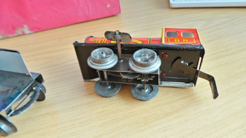 BK609: Brimtoy Train Set - 0-4-0 Clockwork Loco with Tender, Coach ...