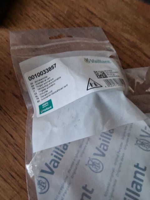 VAILLANT AUTOMATIC AIR VENT VALVE 0010033857 EX 104521 BOILER for sale ...