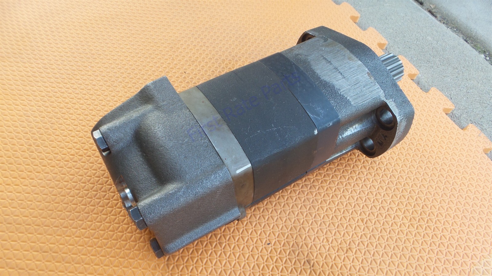 Wacker Neuson 5000181899 Char-Lynn 104-4114-006 Hydraulic Motor Eaton ...