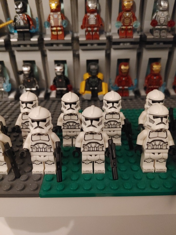 Lego Star Wars Clone Trooper Army with Guns, Rifles and bombs. Awesome ...